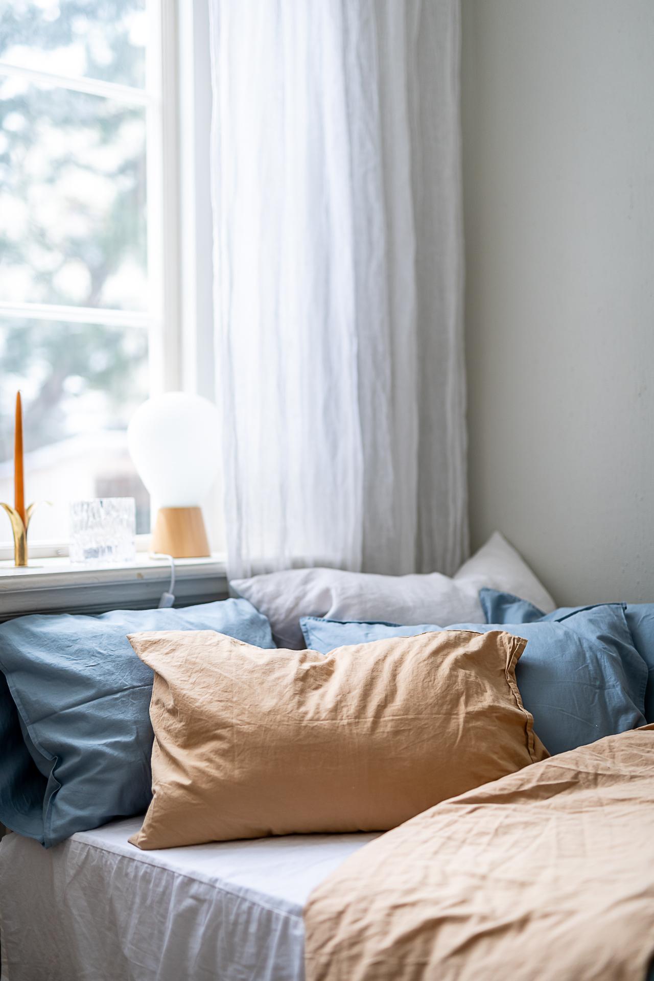 Predivan mali stan u plavim i smeđim tonovima - lilihalodecoration