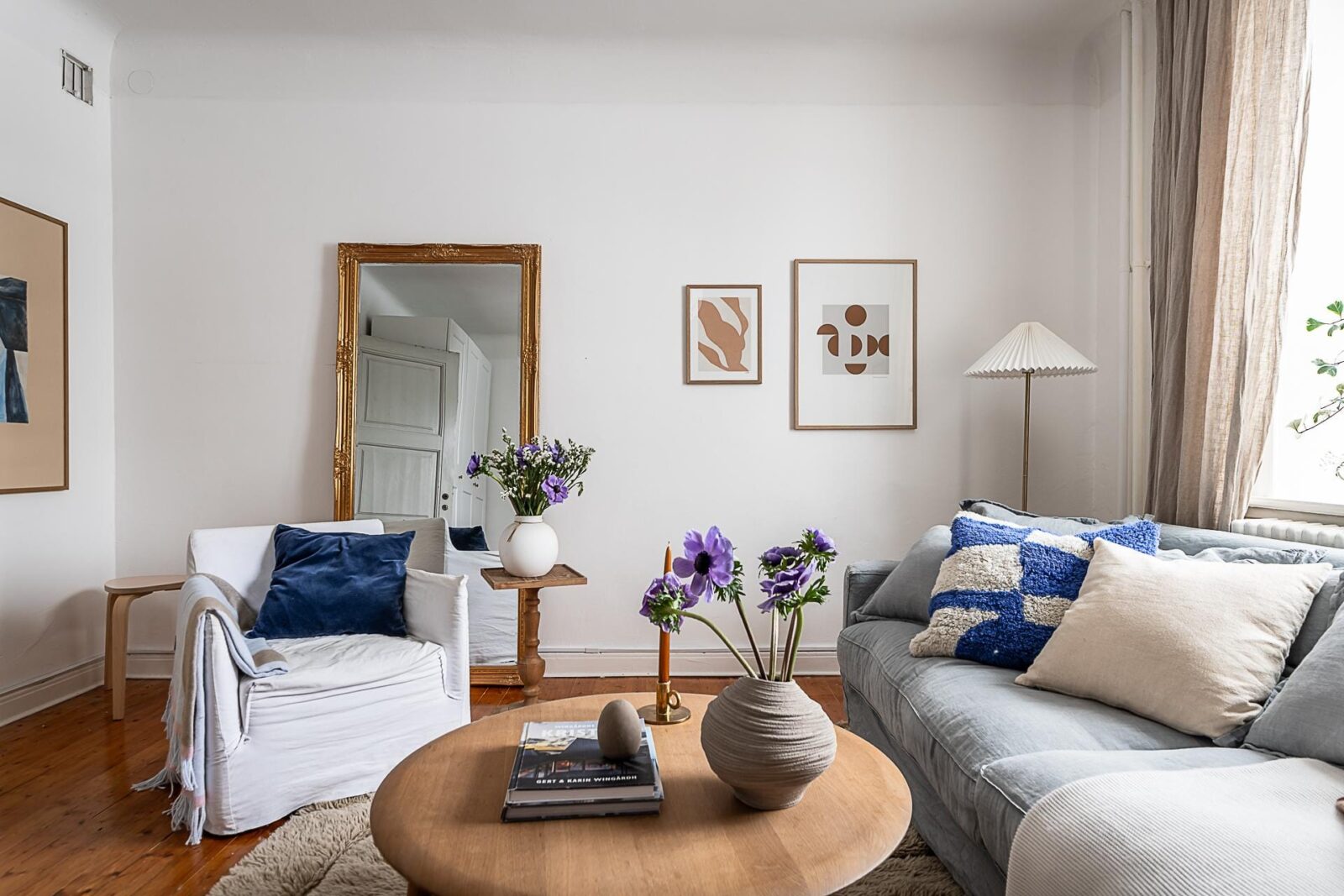 Predivan mali stan u plavim i smeđim tonovima - lilihalodecoration