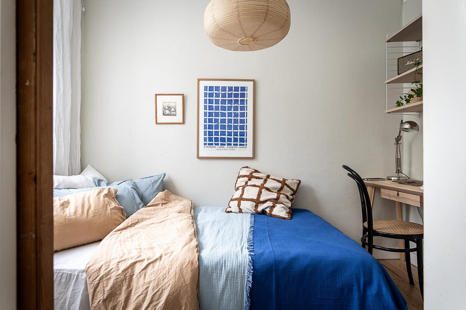 Predivan mali stan u plavim i smeđim tonovima - lilihalodecoration