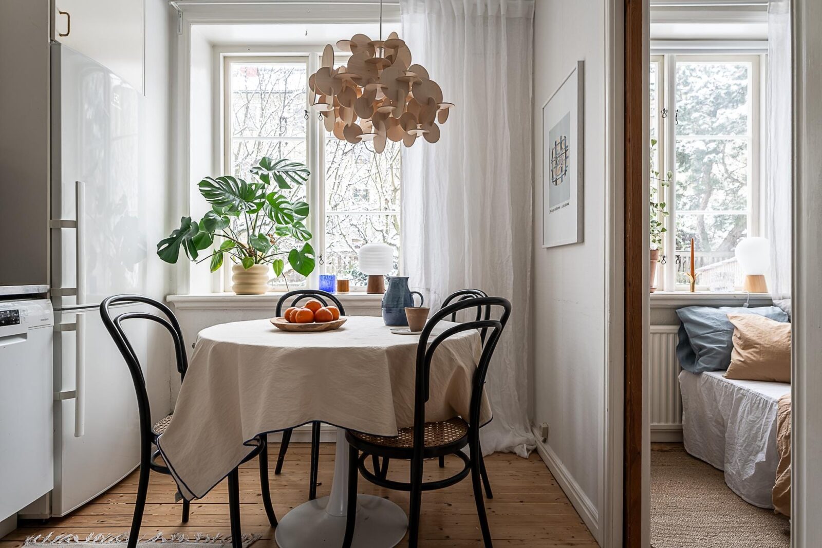 Predivan mali stan u plavim i smeđim tonovima - lilihalodecoration