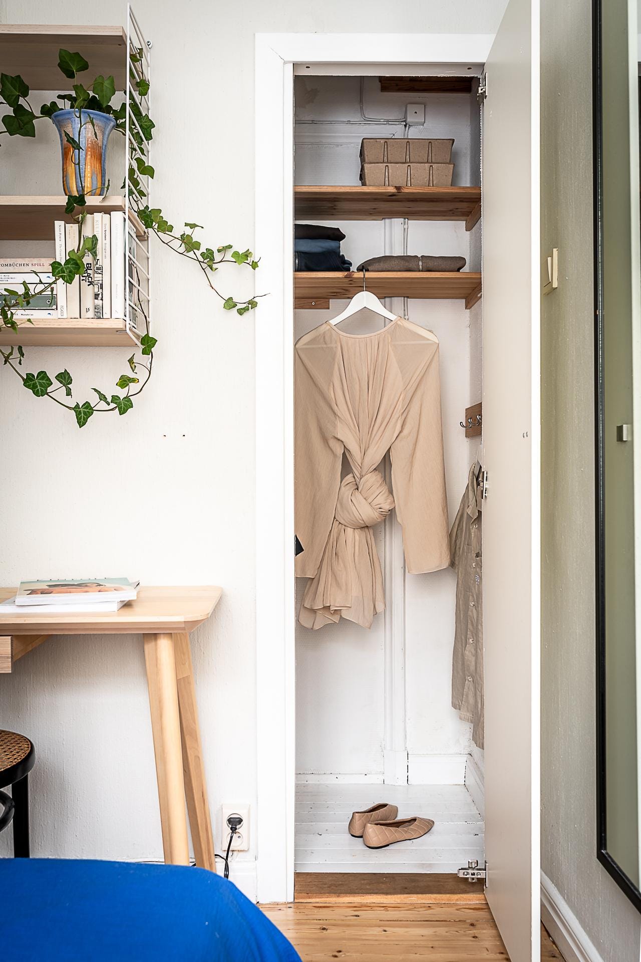 Predivan mali stan u plavim i smeđim tonovima - lilihalodecoration