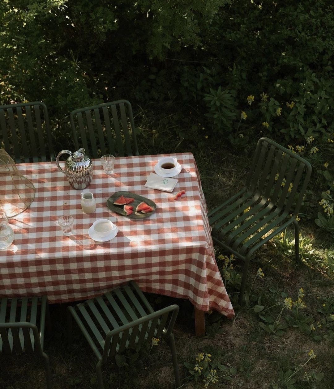 Inspiration for Grounded Interiors - lilihalodecoration